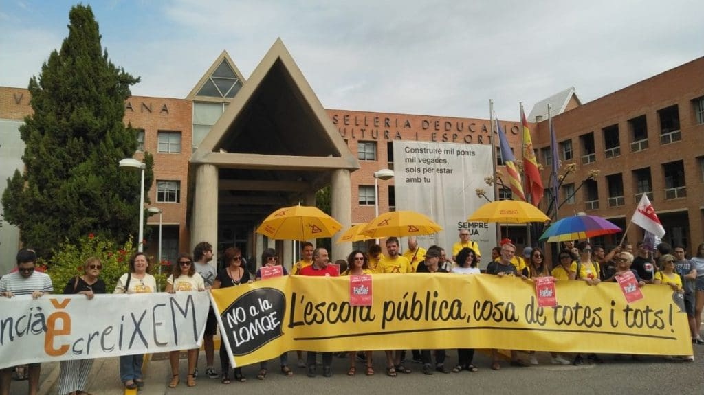 Escola Valenciana demana a l'inici de curs que l'educació plurilingüe siga "una oferta completa ...