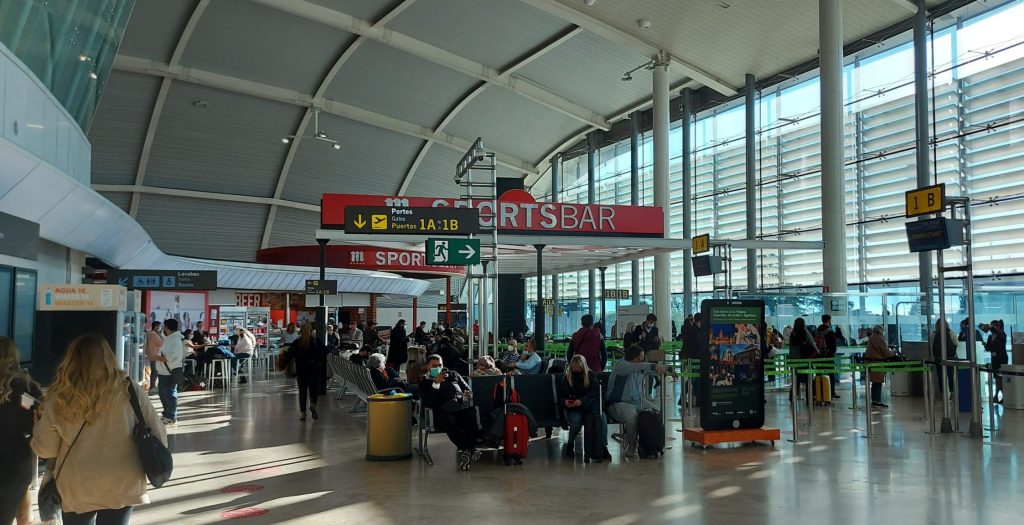 El Aeropuerto de Valencia registra el mejor marzo de su historia con 705.897 pasajeros ...
