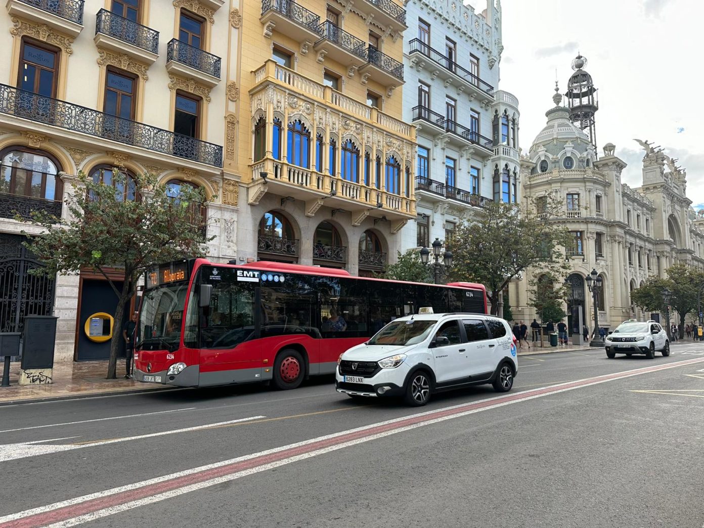 La EMT de València recupera siete líneas al centro histórico ...