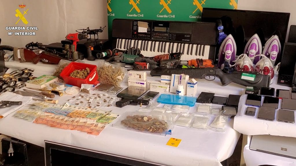 Desarticulado un grupo criminal dedicado al tráfico de drogas y fármacos y receptación de ...