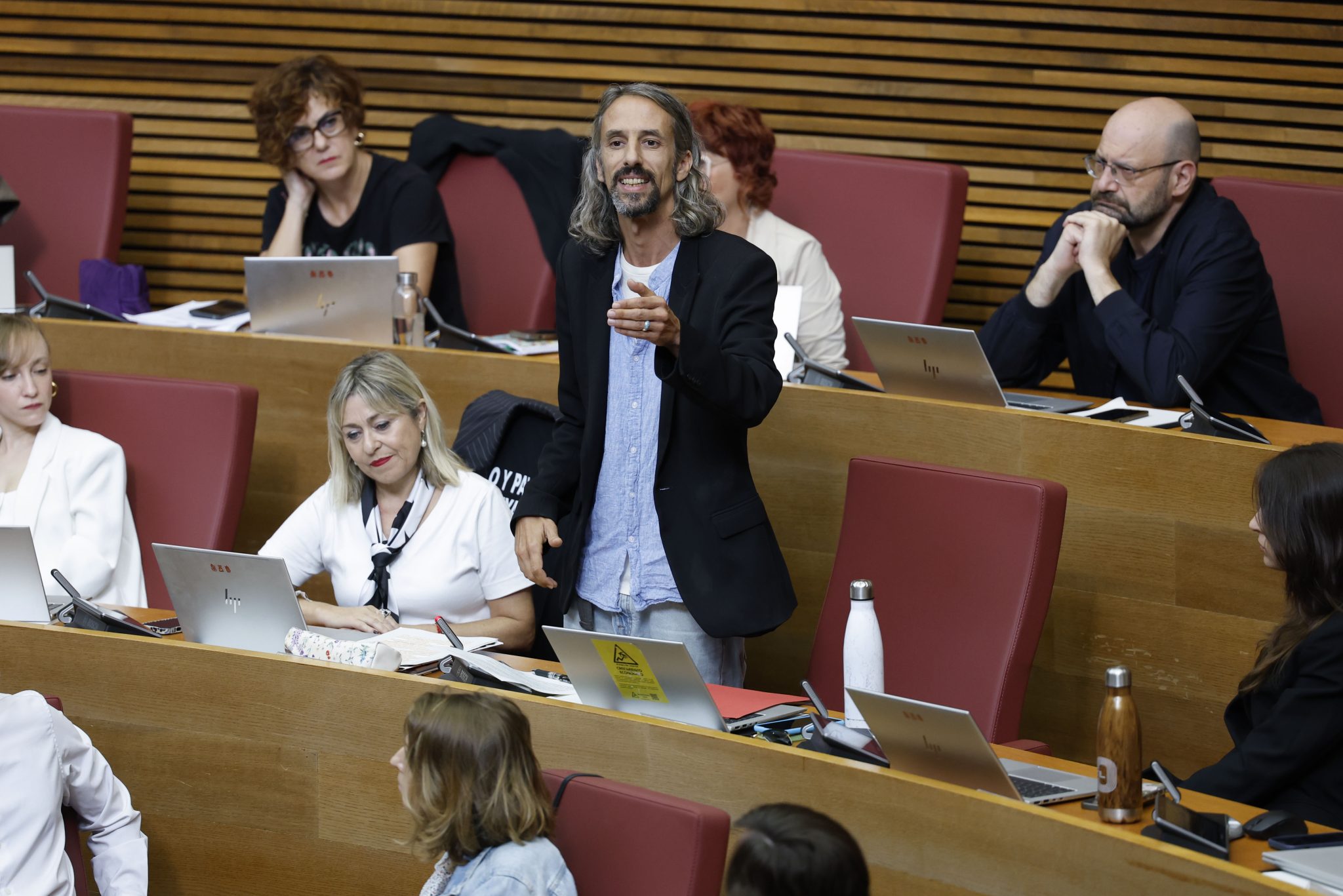 Barrachina recuerda que Bordera cobra de Les Corts, aunque se haga ...