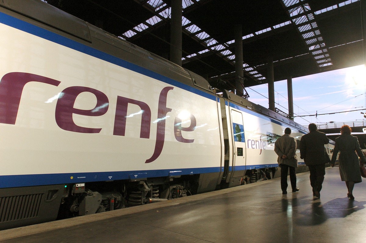 El Gobierno ampliará la base de mantenimiento de Renfe en València con ...
