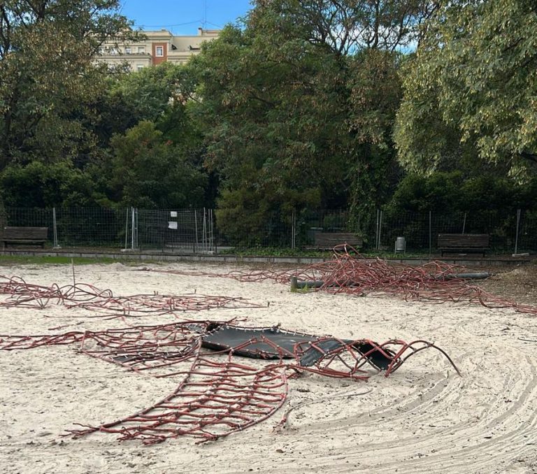 València retira el gran juego infantil del Jardí del Túria por motivos ...